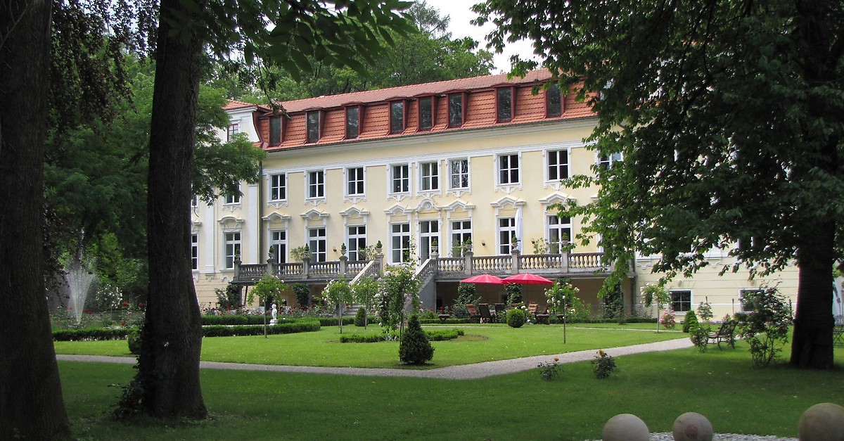 BERGFEX-Sehenswürdigkeiten - Das Schloss Stuppach - Gloggnitz ...