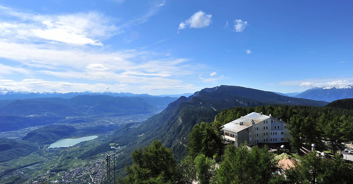 Long loop trail between Regole di Malosco and Mendola Pass with a climb ...