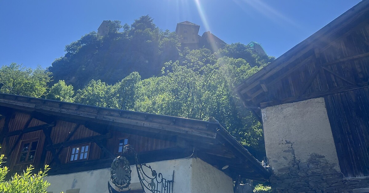 Kastelbell Waalwege nach Schloss Juval - BERGFEX - Wanderung - Tour ...