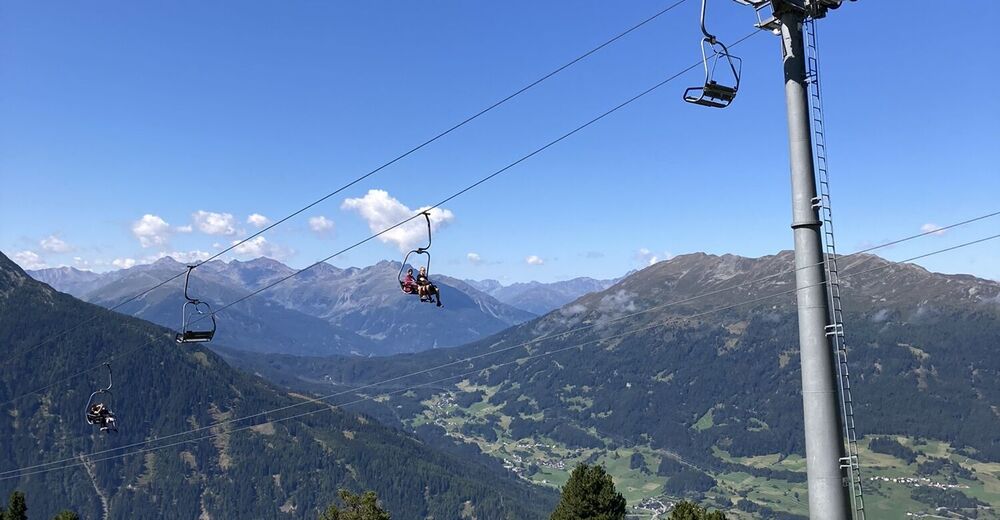 Gemeinde Jerzens, Tirol/Österreich, Bergrestaurant Hochzeiger, Kalben ...
