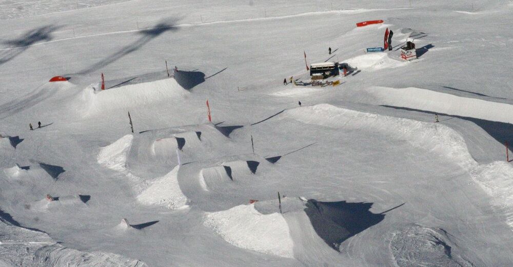 Snowpark Saas-Fee Freestyle Park - Funpark Saas-Fee Freestyle Park ...