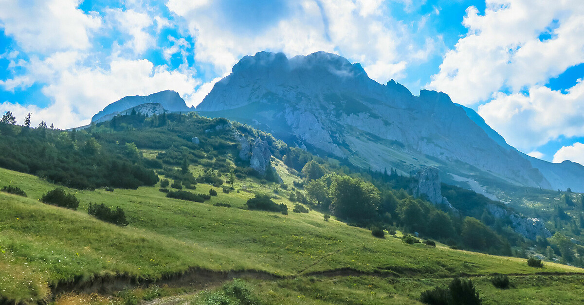 Maglic (BiH) nw Wand (2386m) plus Herzerl-See (MNE) - BERGFEX ...