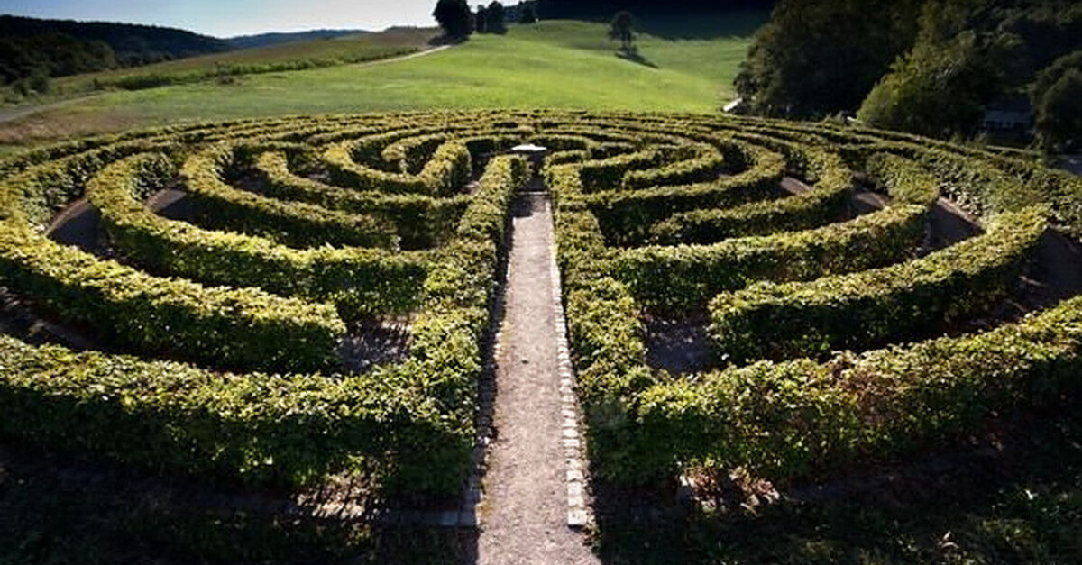 BERGFEX-Sehenswürdigkeiten - Labyrinth Drolshagen - Natur ...