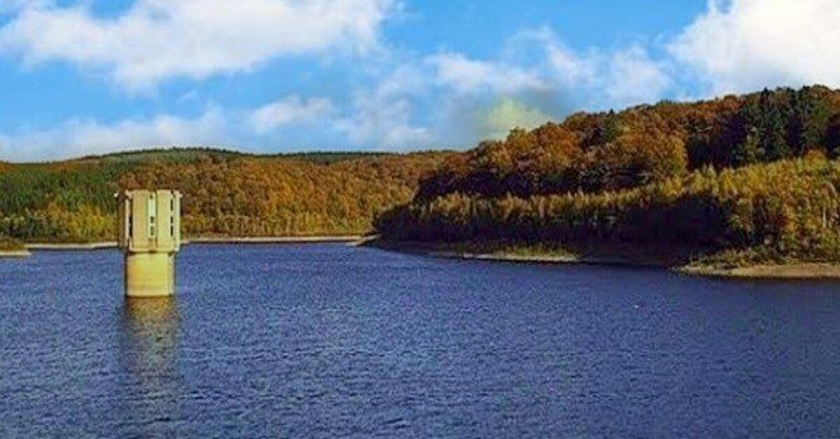 Zur Staumauer der Wehebachtalsperre - BERGFEX - Wanderung - Tour ...