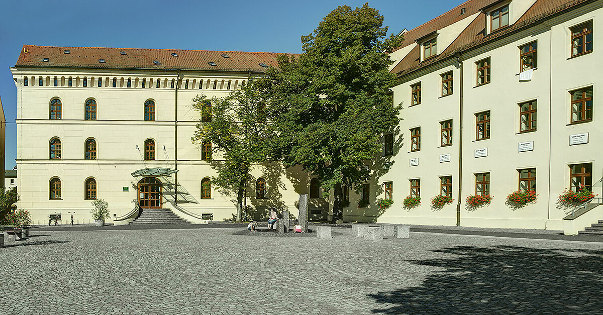 BERGFEX-Sehenswürdigkeiten - Leucorea - Lutherstadt Wittenberg ...