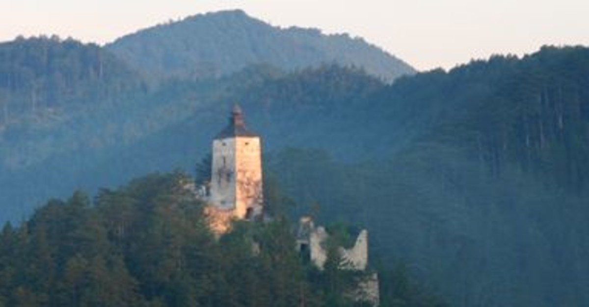 BERGFEX-Sehenswürdigkeiten - Die Burg zu Gutenstein - Gutenstein ...