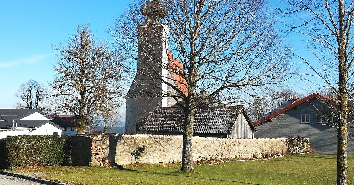 Durch das gläserne Tal auf den Rehberg. Weißenkirchen im Attergau ...