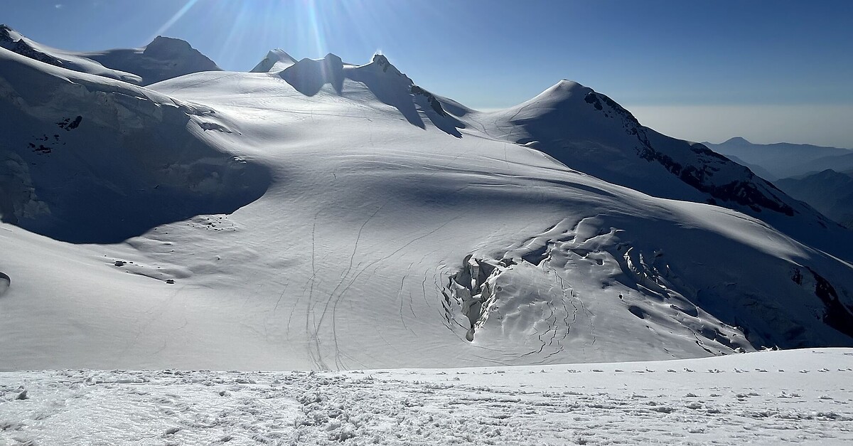 Sella hut - Punta Gnifetti (Margarita) - Gnifetti hut - BERGFEX ...