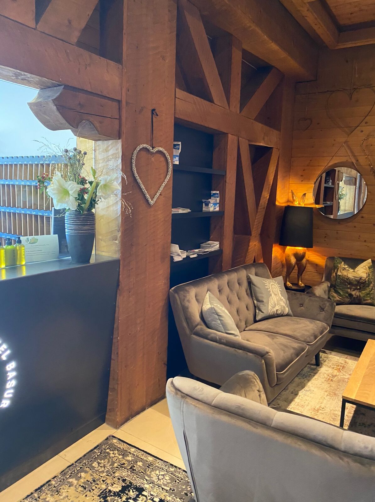 Hotel Basur: Hotel Flirsch am Arlberg Ferienregion St. Anton am Arlberg