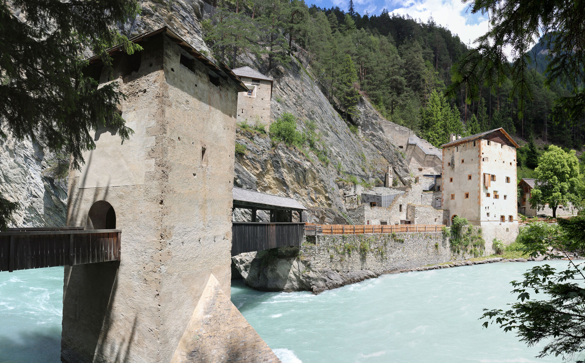 BERGFEX-Sehenswürdigkeiten - Festung Altfinstermünz - Pfunds ...