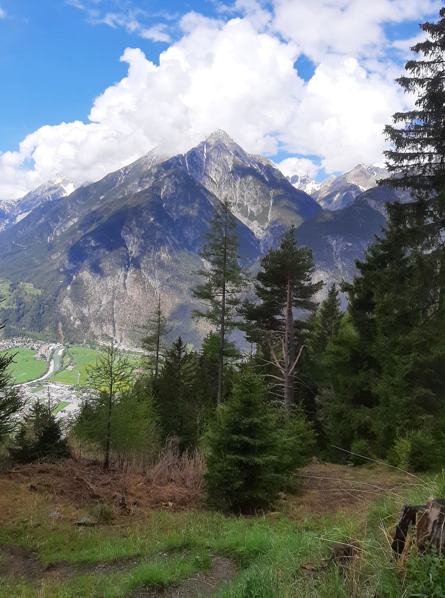 Venetseilbahn Talstation - Zams - Kapelle Ebenmoos - Zammer Alm ...