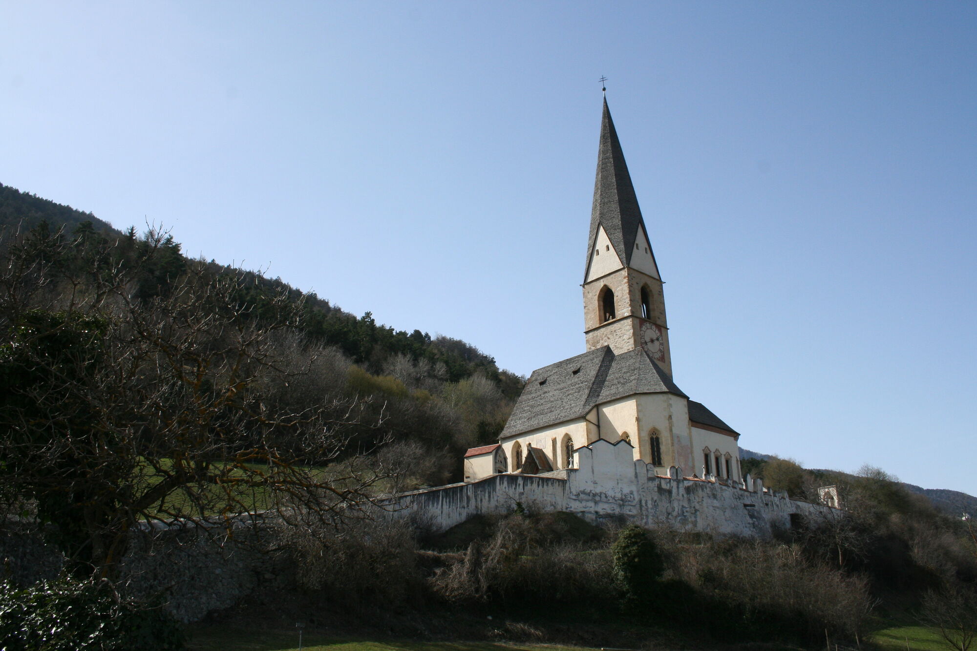 BERGFEX-Sehenswürdigkeiten - Die St. Georg-Kirche - Prad am ...